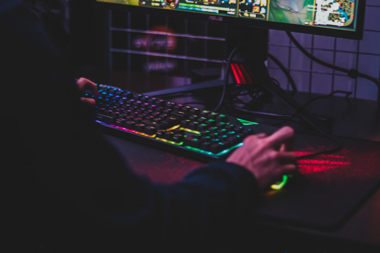 Choosing the Best for Gamers: Mac or PC for Gaming in 2024?