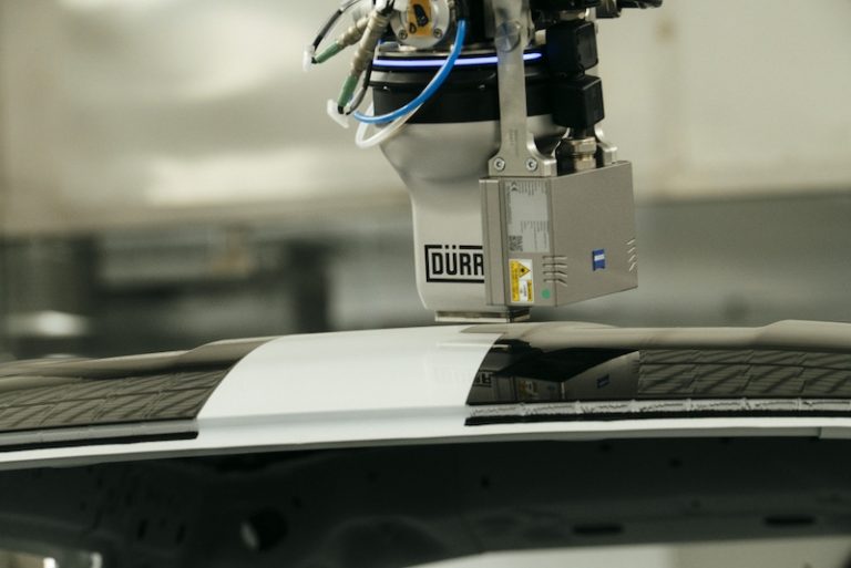 Renault introduces ‘revolutionary’ two-tone paint process