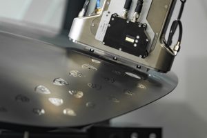 ABB’s PixelPaint enables precision paint jobs at Mercedes-Benz ...