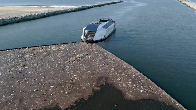 The future of ocean cleanup: bio-inspired robots, automation, and ...