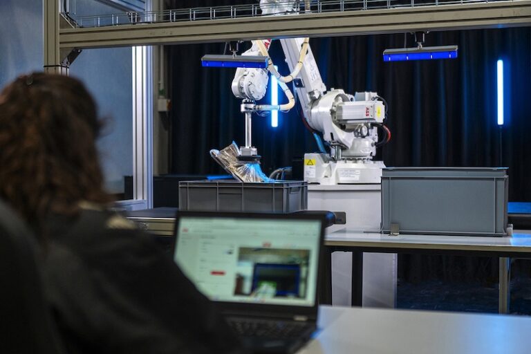 ABB partners with LandingAI to bring generative AI to robotic vision