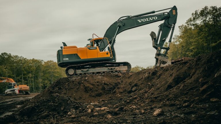 Smart excavators in 2025: AI, sensors, automation and electric upgrades