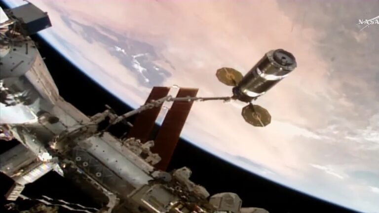 Canadarm2 robotic arm installs Cygnus XL cargo ship at the ...