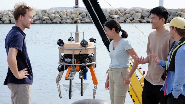 TUM develops autonomous underwater robot to collect marine litter