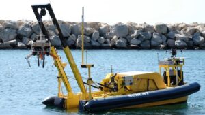 TUM develops autonomous underwater robot to collect marine litter